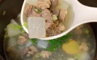 羊肉汤的家常做法_羊肉汤怎么炖才不膻