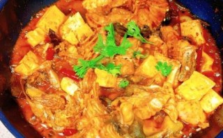 鱼炖豆腐怎么做好吃_鱼炖豆腐的家常做法