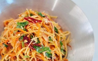 凉拌土豆丝怎么做最好吃_凉拌土豆丝要不要焯水