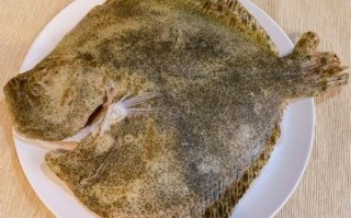 清蒸多宝鱼怎么做才鲜嫩_多宝鱼蒸多久口感最好