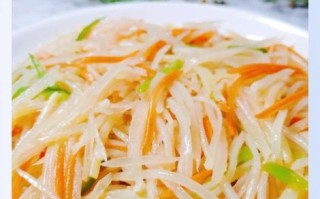 饭店凉拌土豆丝怎么做_土豆丝焯水还是过油