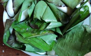 桐子叶粑粑怎么做_桐子叶粑粑做法步骤