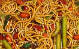 酸辣面怎么做好吃_酸辣面的家常做法