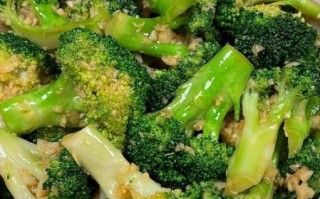 西兰花怎么炒好吃_西兰花焯水几分钟