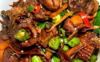 啤酒鸭最正宗的做法_为什么啤酒鸭要焯水