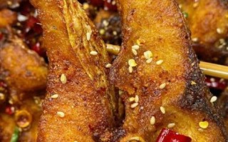 烧炸鱼块的家常做法_怎样炸鱼块外酥里嫩