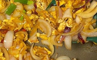 洋葱怎么炒好吃_洋葱炒蛋的做法步骤
