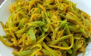 黄花菜怎么炒_黄花菜炒前要不要焯水