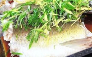 鲩鱼怎么做好吃_清蒸鲩鱼的做法步骤
