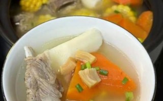 骨头玉米胡萝卜汤怎么炖好喝_骨头玉米胡萝卜汤做法窍门