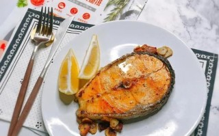 香煎三文鱼怎么做好吃_香煎三文鱼的做法步骤