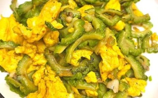 苦瓜炒鸡蛋怎么做不苦_苦瓜炒鸡蛋的家常做法