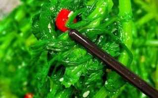 凉拌茼蒿怎么做_凉拌茼蒿需要焯水吗