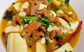 大肠炖豆腐怎么做好吃_大肠炖豆腐需要焯水吗