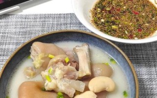 四川蹄花汤怎么做_正宗蹄花汤用什么猪蹄