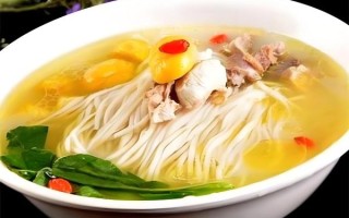 鸡汤面怎么做好吃_鸡汤面汤头怎么熬才浓白
