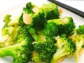 清炒西兰花怎么做_西兰花焯水几分钟