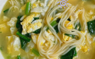 菠菜鸡蛋汤面条怎么做好吃_菠菜鸡蛋汤面条做法窍门