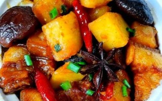 土豆炖猪肉怎么做好吃_家常做法步骤详解