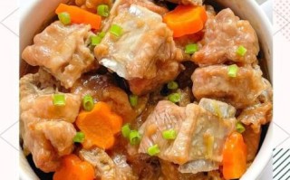 排骨烧山药怎么做_山药炖排骨要不要焯水