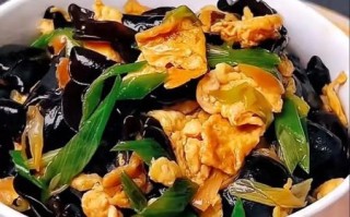 木耳怎么泡发才干净_木耳炒什么最好吃