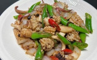 炒鱿鱼怎么炒_炒鱿鱼的家常做法