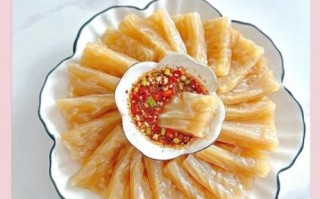 凉拌猪皮怎么做好吃_猪皮焯水多久才Q弹