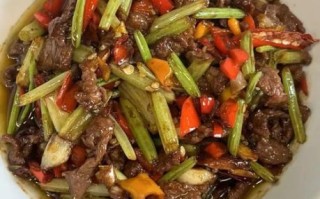 牛肉炒芹菜怎么做_牛肉炒芹菜的家常做法