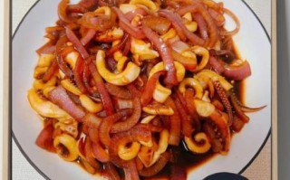 鱿鱼丝炒洋葱怎么做_炒多久才脆嫩