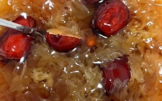 银耳红枣红糖汤的做法_银耳红枣红糖汤的功效与禁忌
