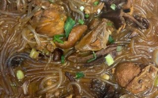 鸡肉炖粉条怎么做好吃_鸡肉炖粉条的家常做法窍门