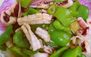 鱿鱼炒辣椒怎么炒好吃_鱿鱼炒辣椒的家常做法