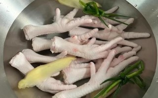 广式凤爪怎么蒸才软糯_凤爪焯水多久才不破皮