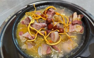 腊肉排骨炖什么好吃_腊肉排骨炖什么配菜最香