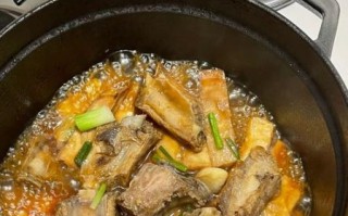 芋头炖排骨怎么做_芋头炖排骨要焯水吗