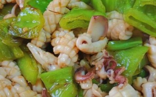 辣椒炒鱿鱼怎么做_辣椒炒鱿鱼的家常做法