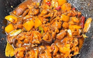 鸡块炖土豆怎么做_鸡块炖土豆的家常做法