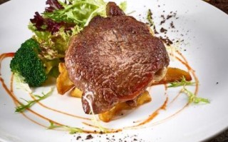 黑椒牛排怎么做才嫩_黑椒牛排腌制多久最好