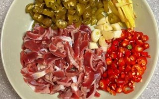 酸辣鸡杂怎么做_酸辣鸡杂的家常做法