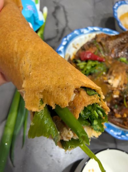 煎饼卷大葱怎么做_山东煎饼卷大葱正宗做法-第2张图片-山城妙识 煎饼卷大葱怎么做_山东煎饼卷大葱正宗做法-第2张图片-山城妙识