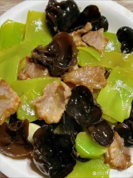 木耳胡萝卜炒肉怎么做_炒多久才嫩-第3张图片-山城妙识 木耳胡萝卜炒肉怎么做_炒多久才嫩-第3张图片-山城妙识