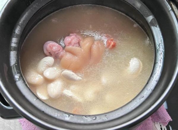 白豆炖猪蹄的做法_猪蹄怎么炖才软糯-第1张图片-山城妙识 白豆炖猪蹄的做法_猪蹄怎么炖才软糯-第1张图片-山城妙识