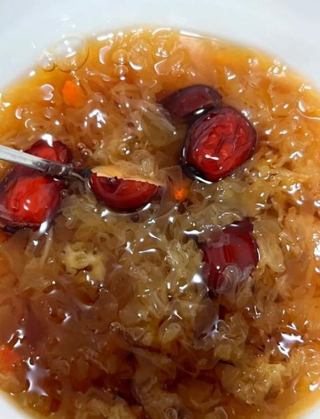 银耳红枣红糖汤的做法_银耳红枣红糖汤的功效与禁忌-第1张图片-山城妙识 银耳红枣红糖汤的做法_银耳红枣红糖汤的功效与禁忌-第1张图片-山城妙识