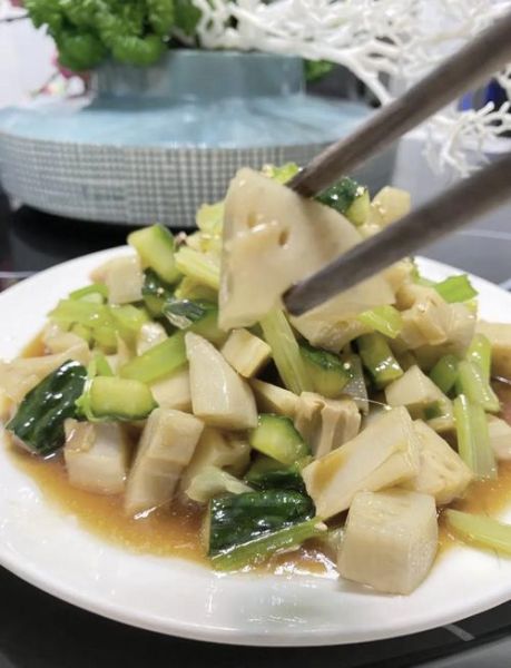 凉拌藕丁怎么做_藕丁焯水几分钟才脆-第1张图片-山城妙识