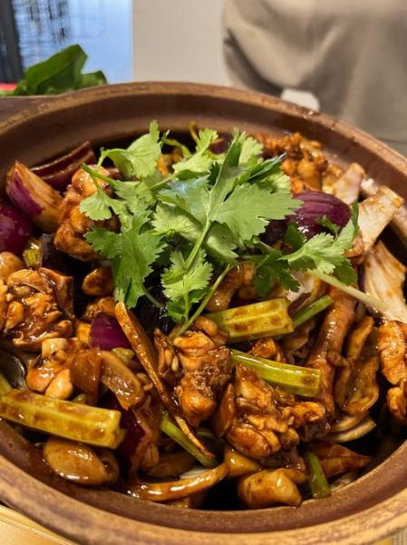 肥肠烧鸡怎么做_肥肠烧鸡最正宗的做法-第2张图片-山城妙识