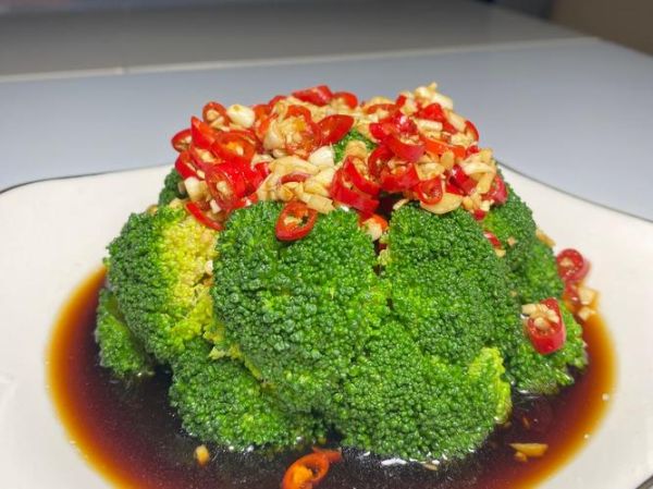 凉拌西兰花怎么做_西兰花焯水几分钟-第2张图片-山城妙识 凉拌西兰花怎么做_西兰花焯水几分钟-第2张图片-山城妙识