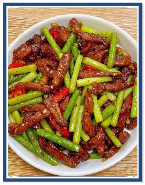蒜苔炒肉怎么炒才嫩_蒜苔炒肉的家常做法-第2张图片-山城妙识 蒜苔炒肉怎么炒才嫩_蒜苔炒肉的家常做法-第2张图片-山城妙识