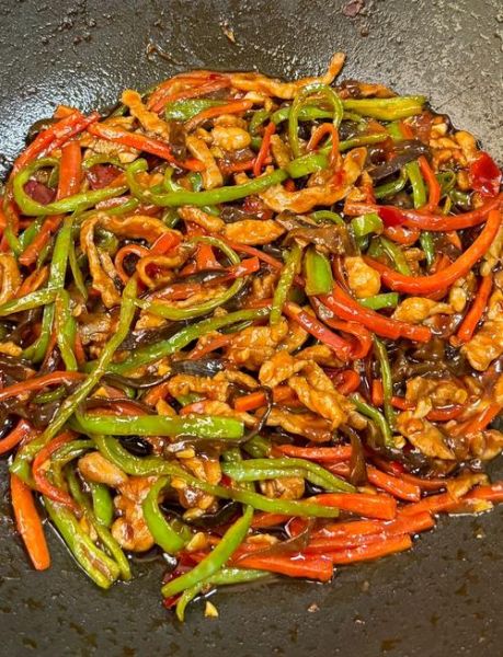 鱼香肉丝家常做法_鱼香肉丝怎么炒才嫩-第1张图片-山城妙识