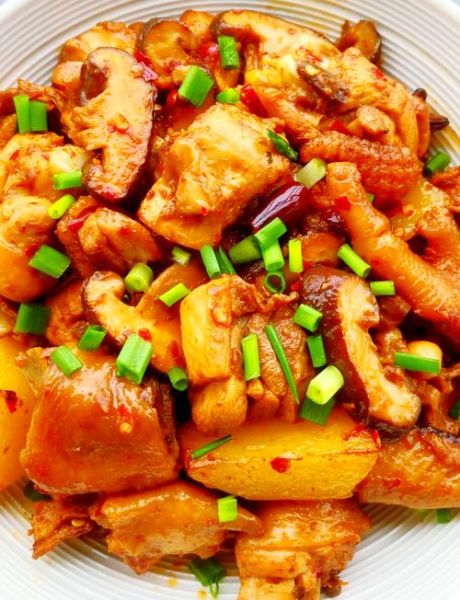 香菇土豆炖鸡怎么做_香菇土豆炖鸡需要焯水吗-第1张图片-山城妙识
