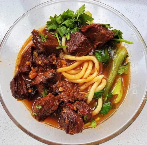 红烧牛肉面怎么做_红烧牛肉面需要炖多久-第1张图片-山城妙识